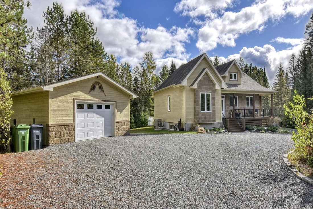 Résidentiel Mont Tremblant Dans Mont Tremblant, Québec, Canada à Vendre ...