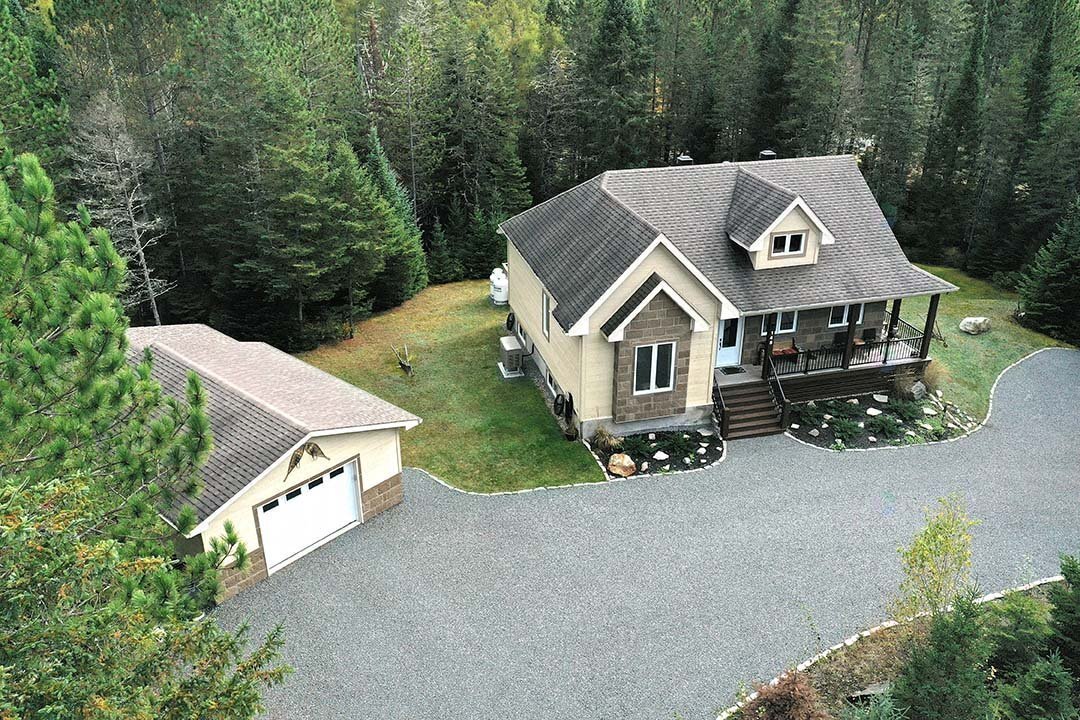 Résidentiel Mont Tremblant Dans Mont Tremblant, Québec, Canada à Vendre ...