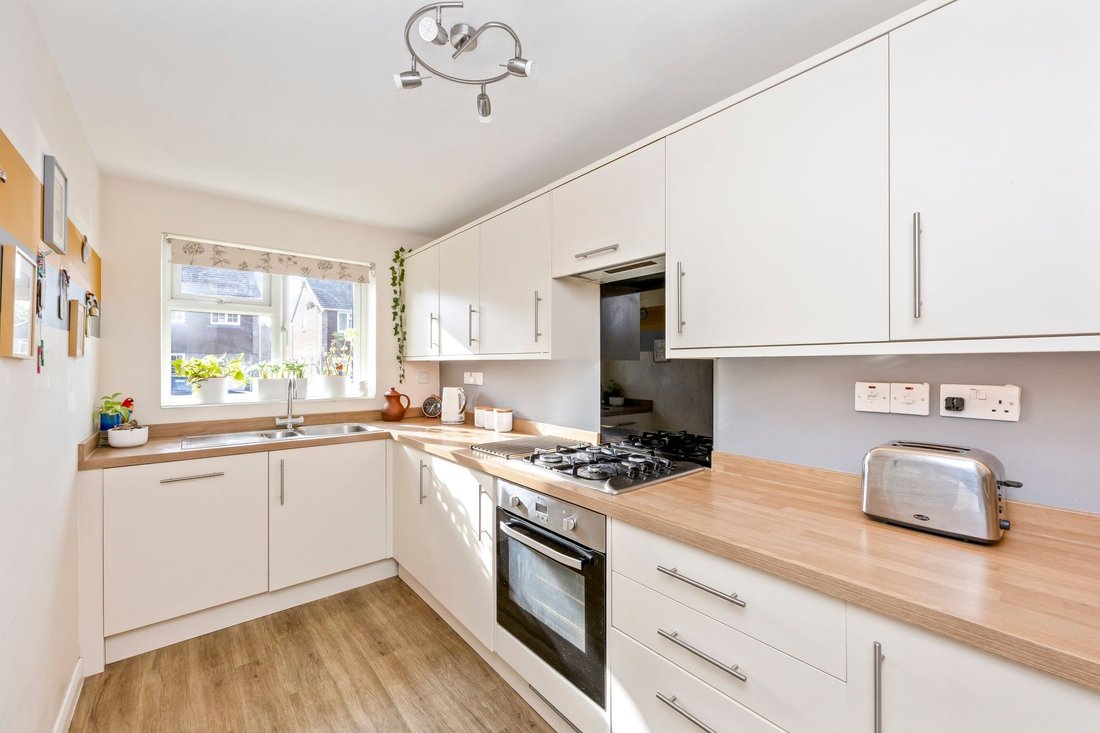 House Crawley In Copthorne, England, United Kingdom For Sale (16607178)