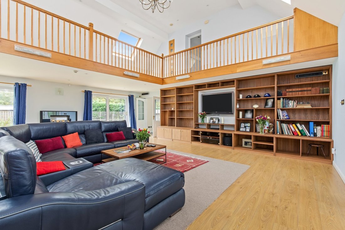 House Horsham In Horsham, England, United Kingdom For Sale (16607236)