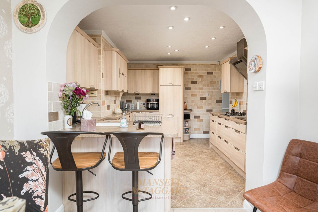 House Horley In Horley, England, United Kingdom For Sale (16607235)