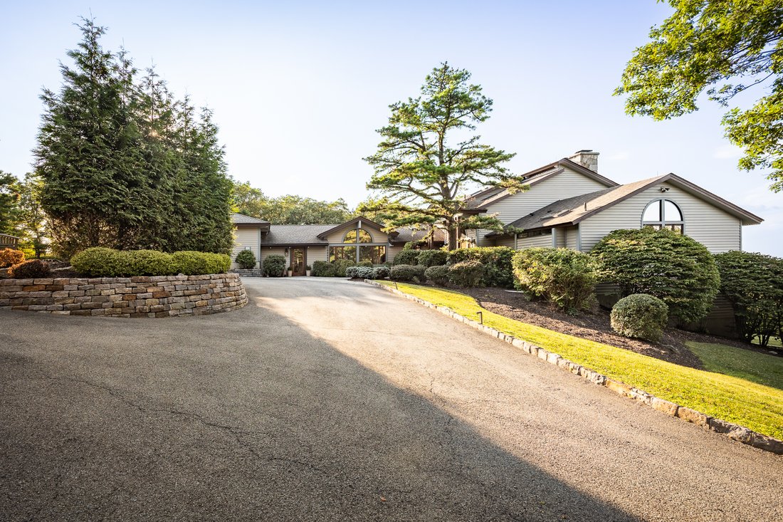 Mountain Brook Estate In Cornwall, New York, United States For Sale ...