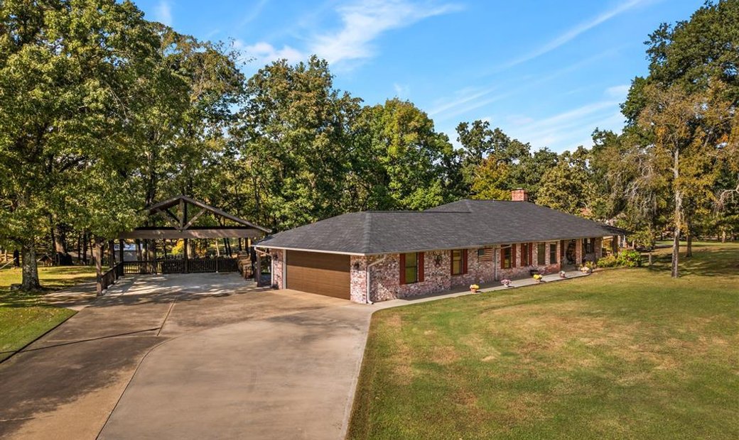 Single Family Residence In Pittsburg In Pittsburg, Texas, United States ...