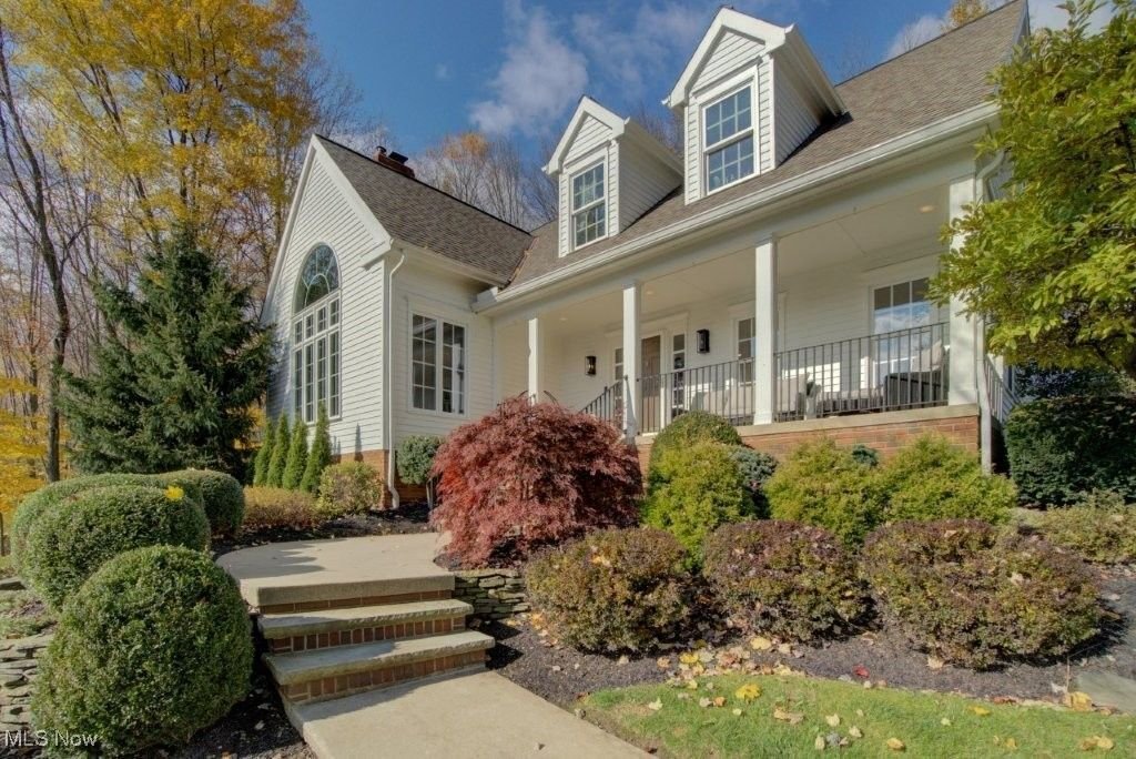 Timeless Cape Cod Style Home En Chagrin Falls, Ohio, Estados Unidos En ...