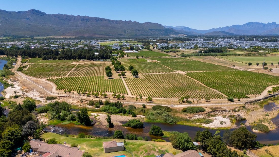 Extraordin In Val De Vie Winelands Lifestyle Estate, Western Cape ...
