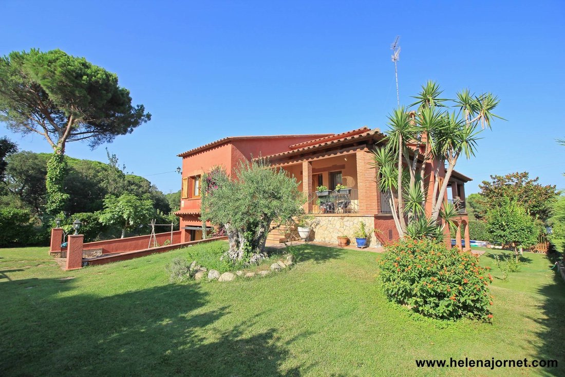 Calonge Town House In Spain For Sale (16616818)