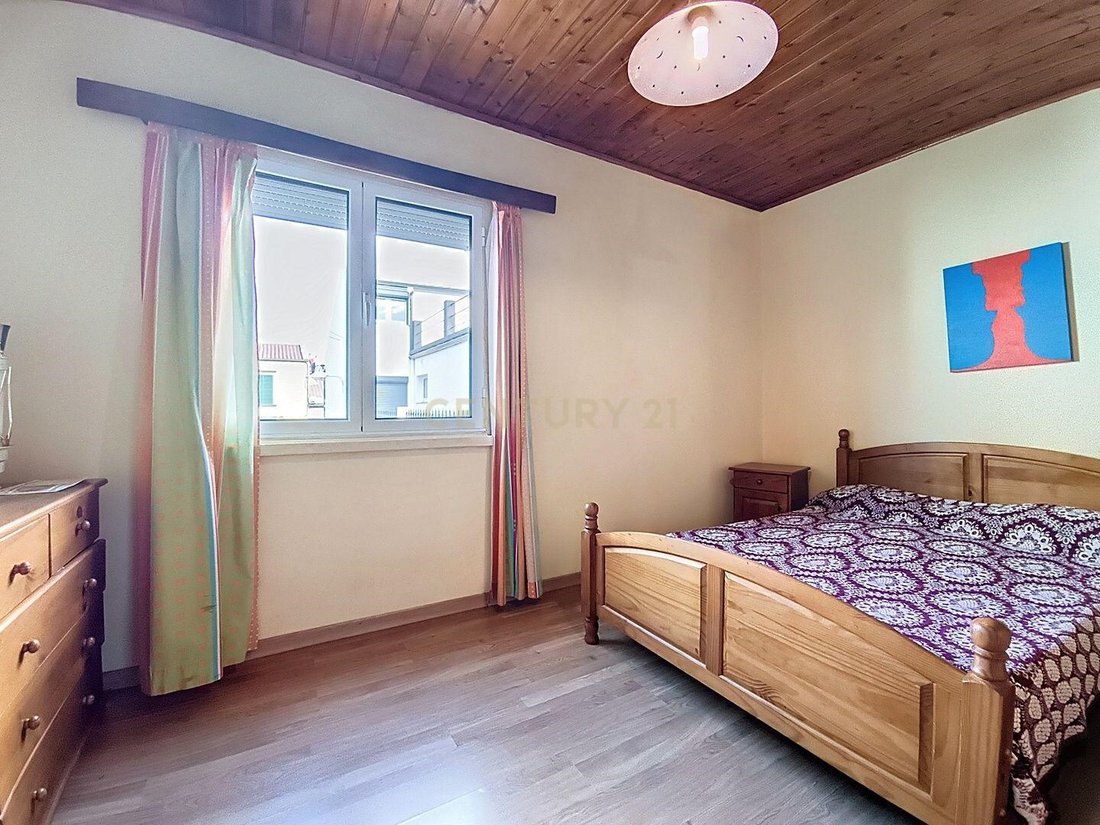 Haus Mit Fünf In Ponta Delgada (Sao Sebastiao), Azoren, Portugal Zu ...