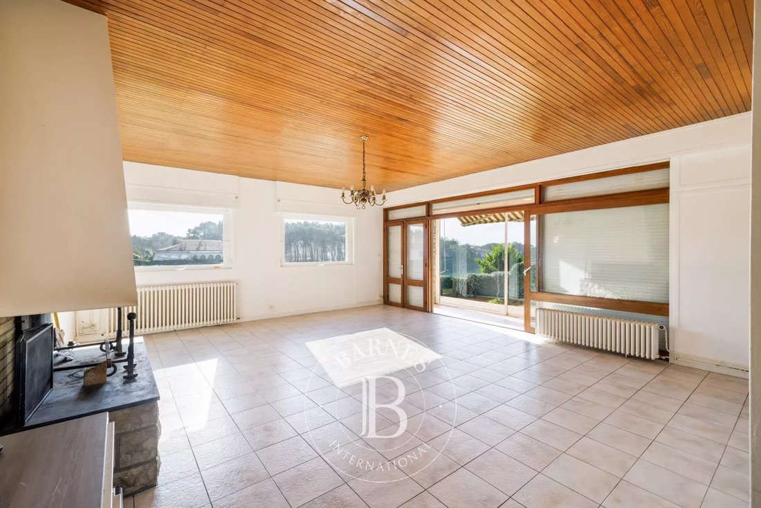 Anglet, House To Renovate — 177 M², On In Anglet, Nouvelle Aquitaine ...