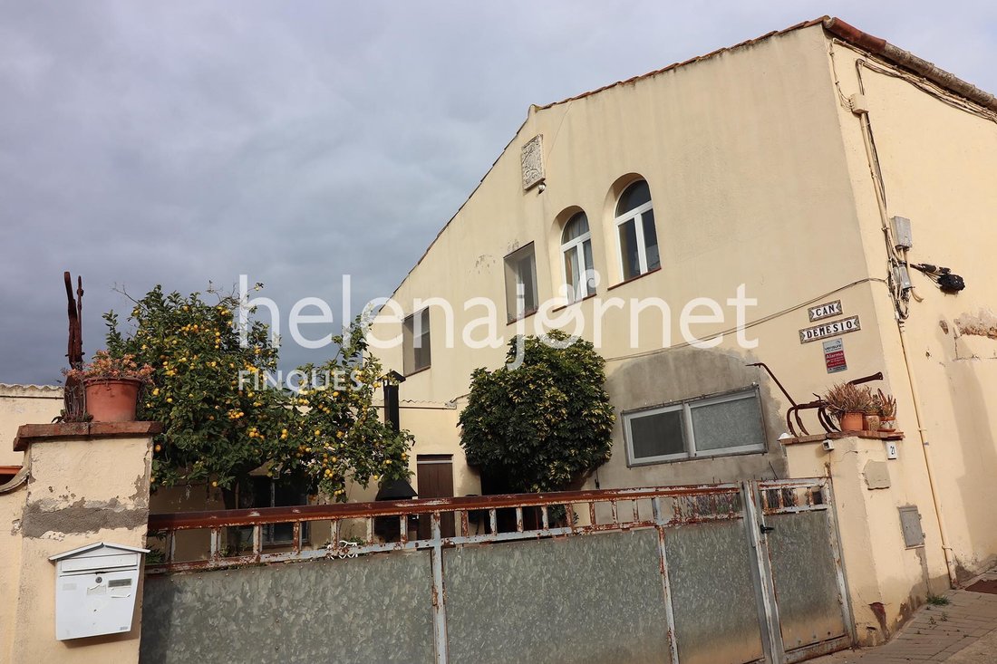 Calonge Town House In Spain For Sale (16616824)