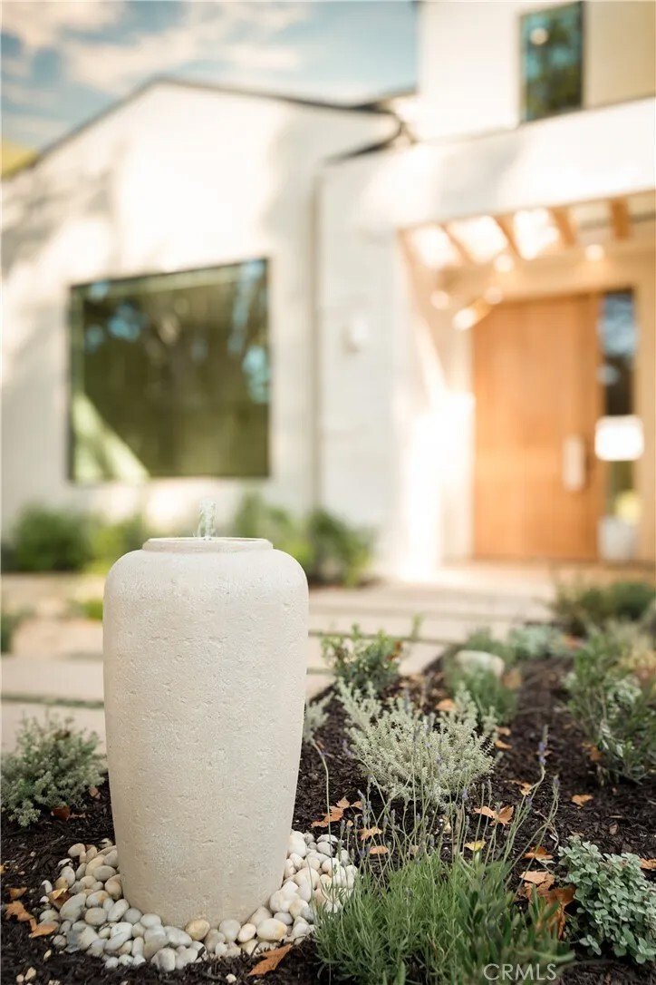 Single Family Residence In Sherman In Los Angeles, California, United ...