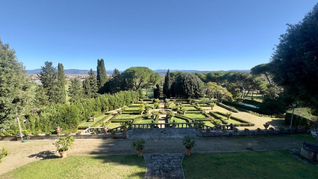 Villa Monna Lisa The Residence Of Francesco Del Giocondo In Tuscany ...