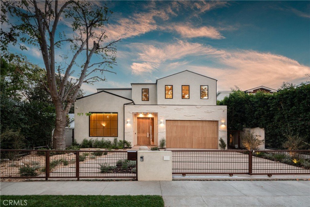 6 Bedrooms Single Family Detached In Los Angeles, California, United ...