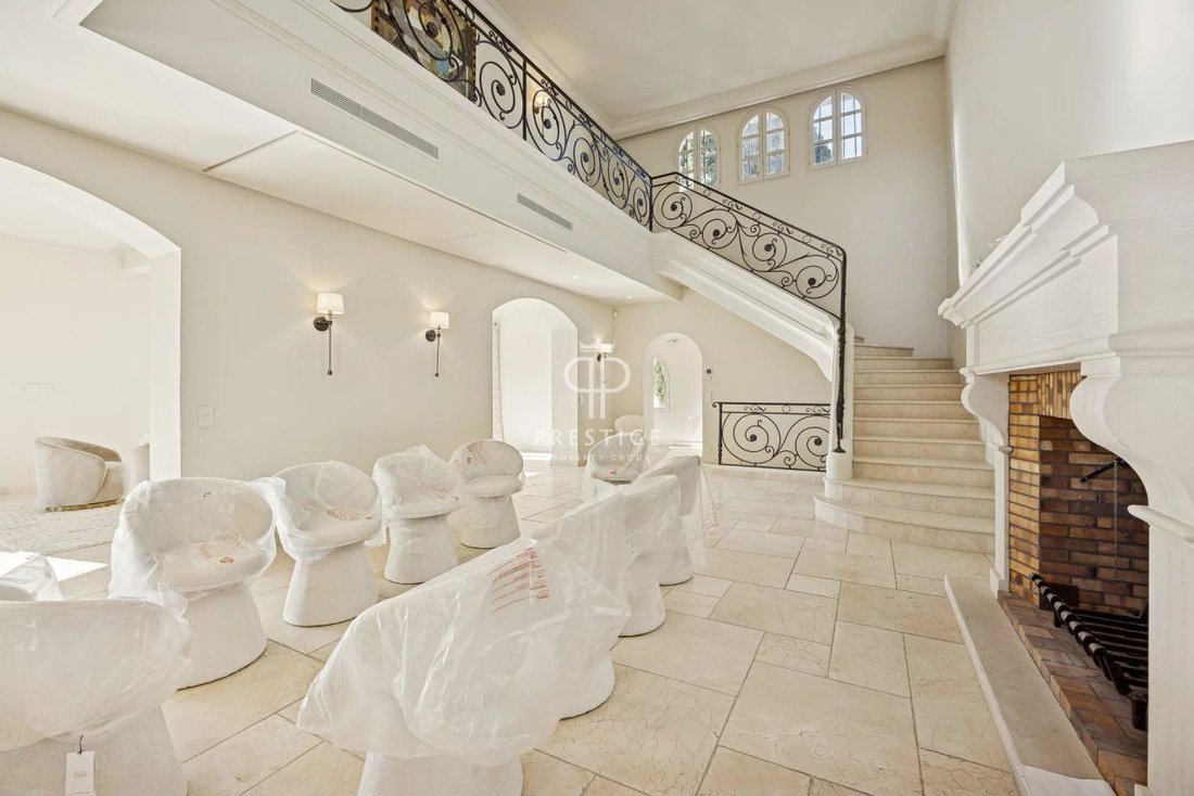 Luxury 7 Bedroom House For Sale In Antibes, Provence Alpes Côte D'azur ...