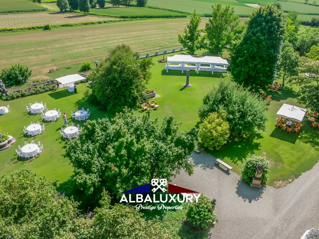 Prestigious Historic Villa With Park Near En Orio Litta, Lombardía ...