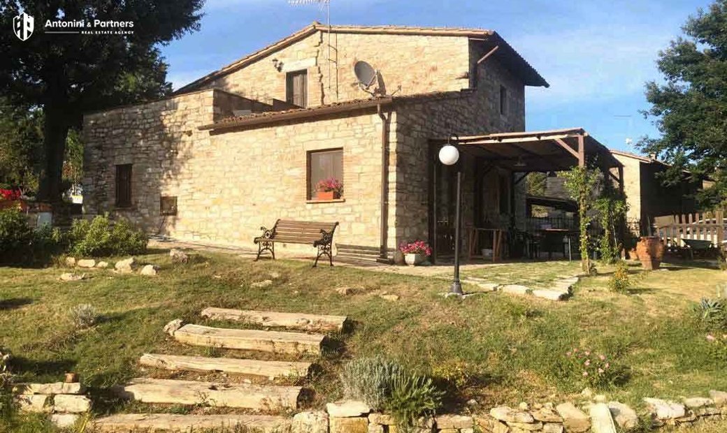 Tiglio Farmhouse – Todi In Todi, Umbria, Italy For Sale (16623488)