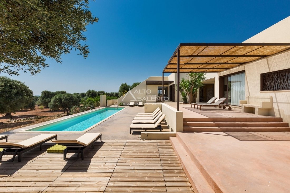 Villa Fred For Sale In En Carovigno, Apulia, Italia En Venta (16624051)