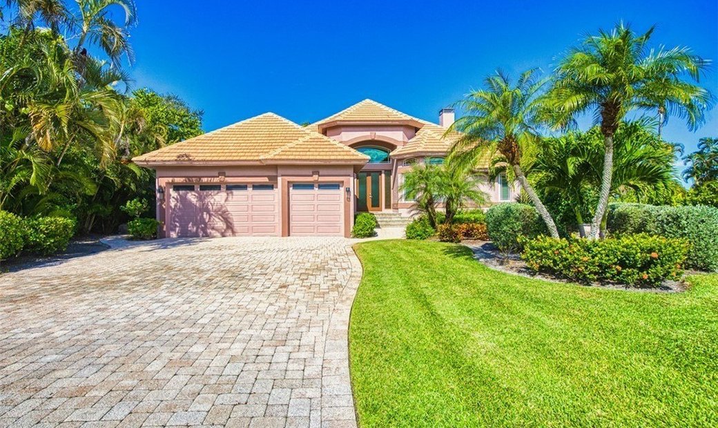 Spectacular Island Home Greeted With In Sanibel, Florida, United States ...