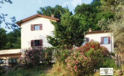 Luxury panoramic / scenic view country homes for sale in Foligno ...