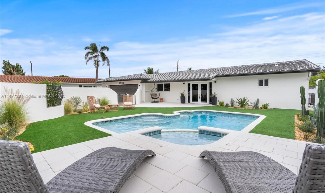 Single Family Residence In Fort In Fort Lauderdale, Florida, United ...