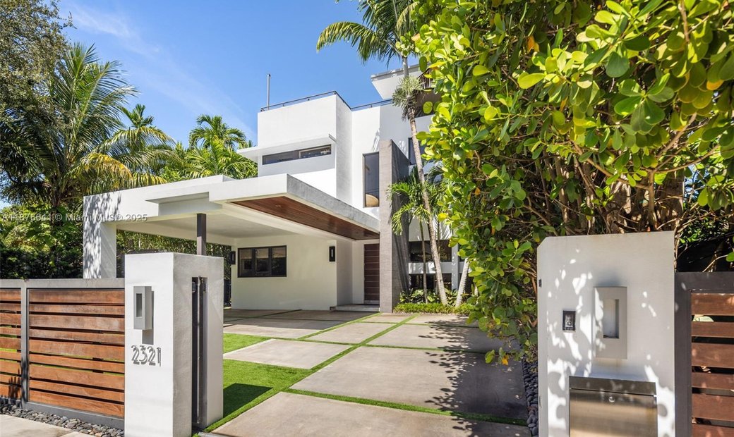 Single Family Residence In Coconut Grove In Miami, Florida, United ...