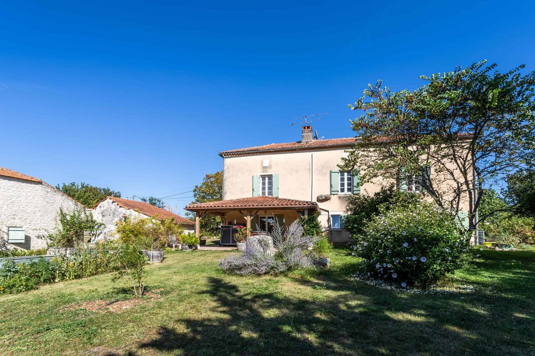 Smallholding In A Beautiful In Tournon D'agenais, Nouvelle Aquitaine ...