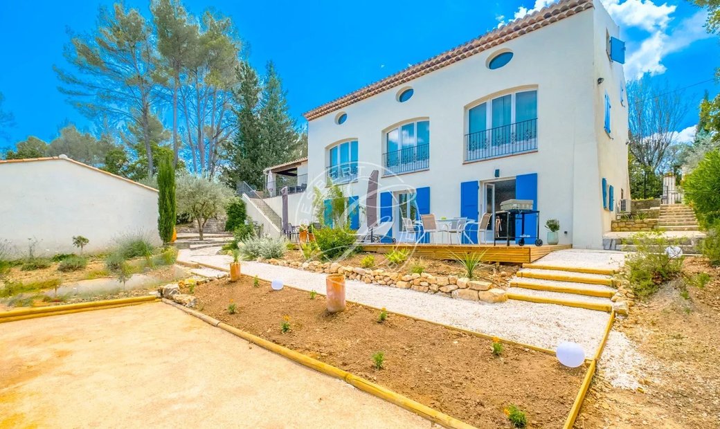Lorgues Large Villa With Gîtes En Lorgues, Provenza Alpes Costa Azul ...