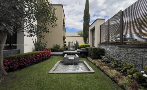 Luxury houses with pool for sale in Quito, Pichincha, Ecuador ...