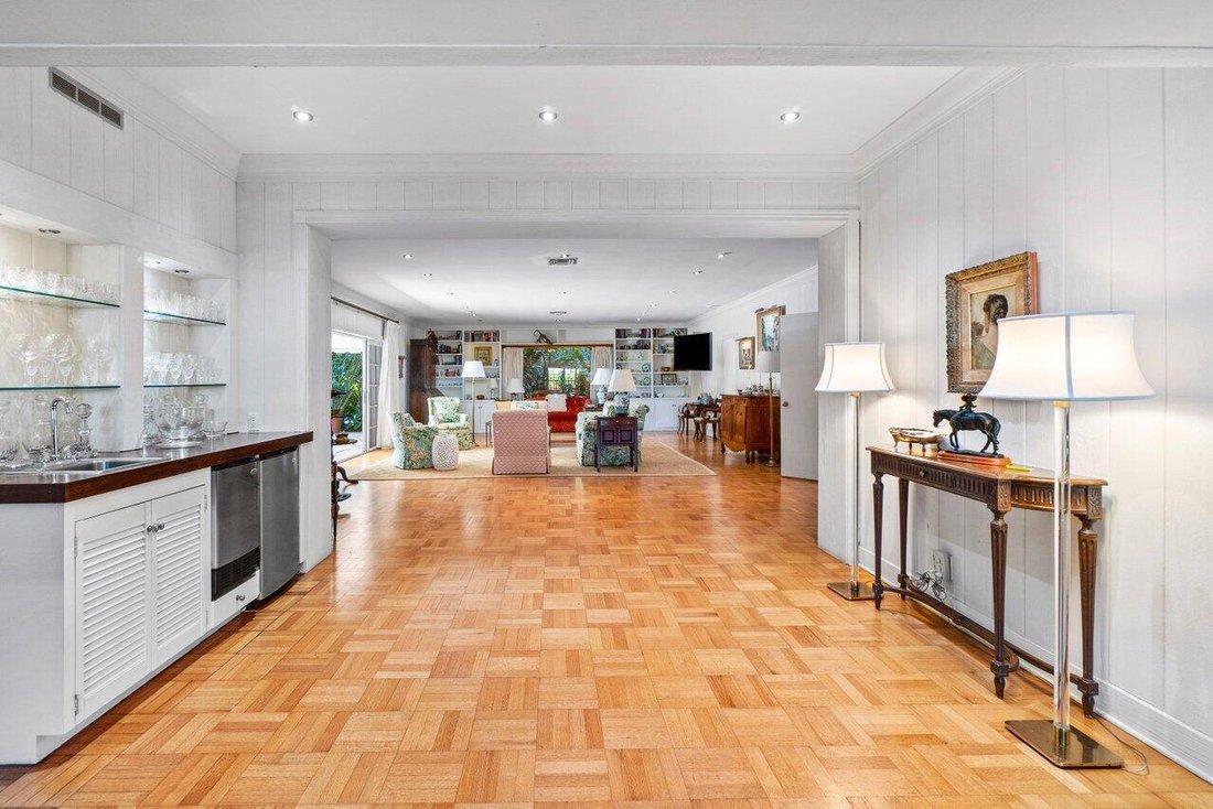 Single Family Residence In Palm Beach In Palm Beach, Florida, United ...