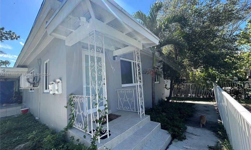 Duplex In Miami In Miami, Florida, United States For Sale (16635554)