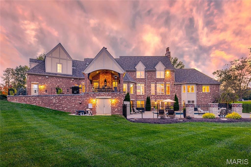4 Bedrooms Single Family Detached In Weldon Spring, Missouri, United ...