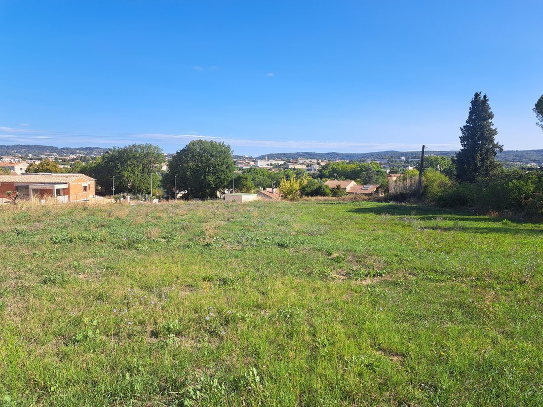 Dernier Terrain Dans Aix En Provence, Provence Alpes Côte D'azur ...