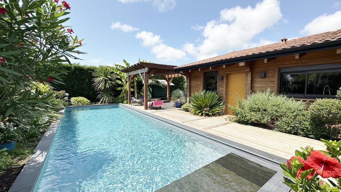 Maison De Type T6 De 160 M2 Avec In Angresse, Nouvelle Aquitaine ...