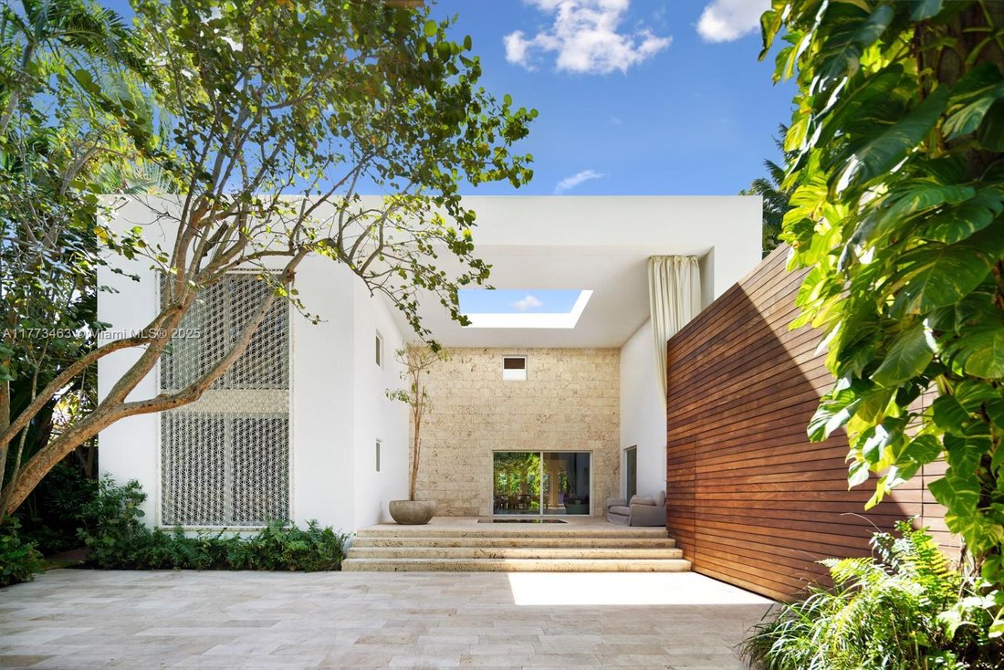 Single Family Residence In Miami Beach In Miami Beach, Florida, United ...