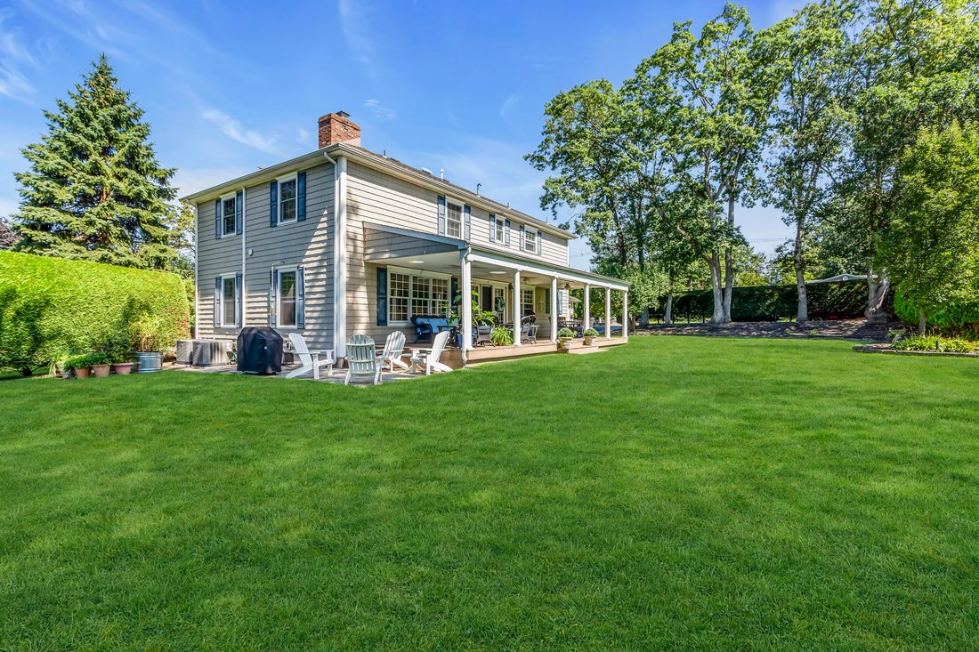 Beautifully Maintained Colonial On En Brielle, Nueva Jersey, Estados ...