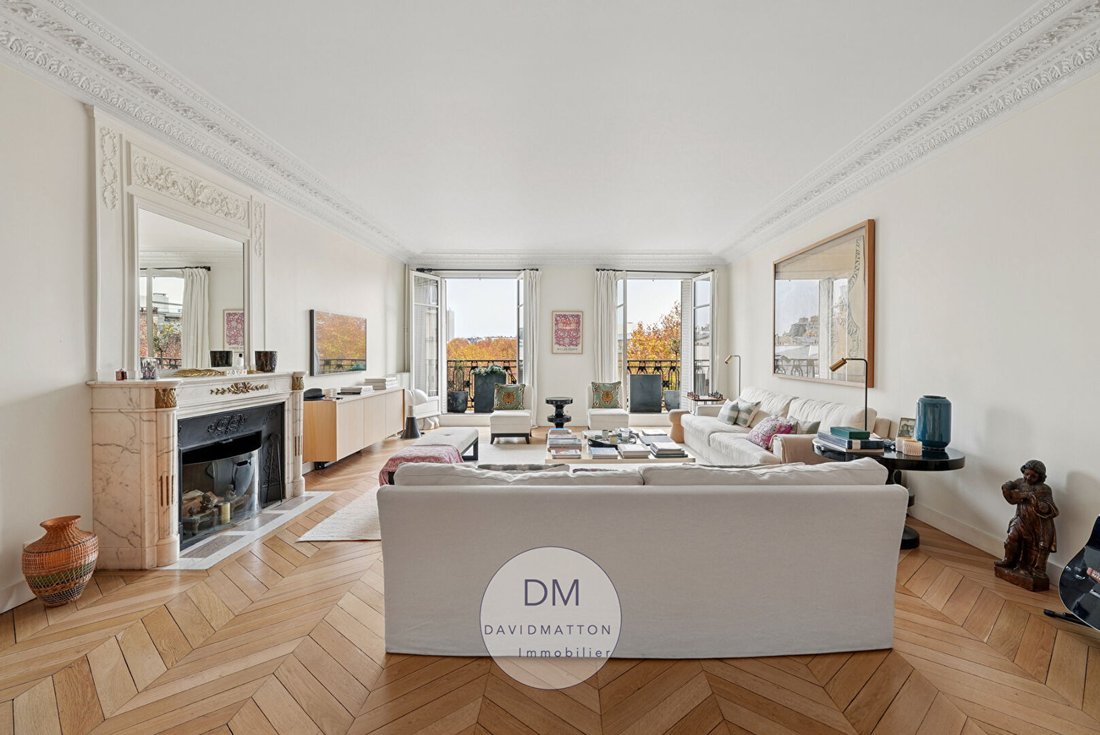 Neuilly Sur Seine Town Hall In Neuilly Sur Seine, île De France, France ...