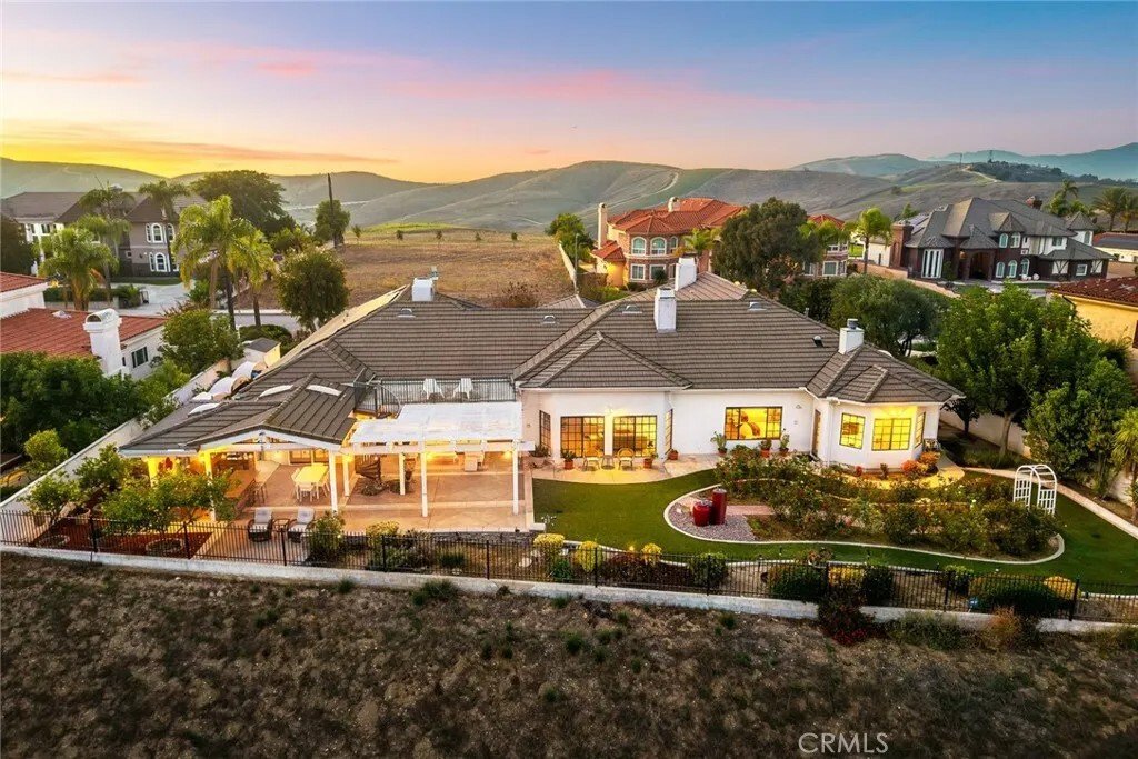 Single Family Residence In Chino En Chino Hills, California, Estados ...