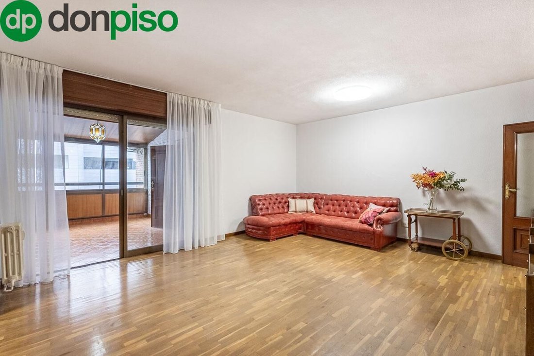 Granada Flat In Beiro, Granada, Spain For Sale (16645374)