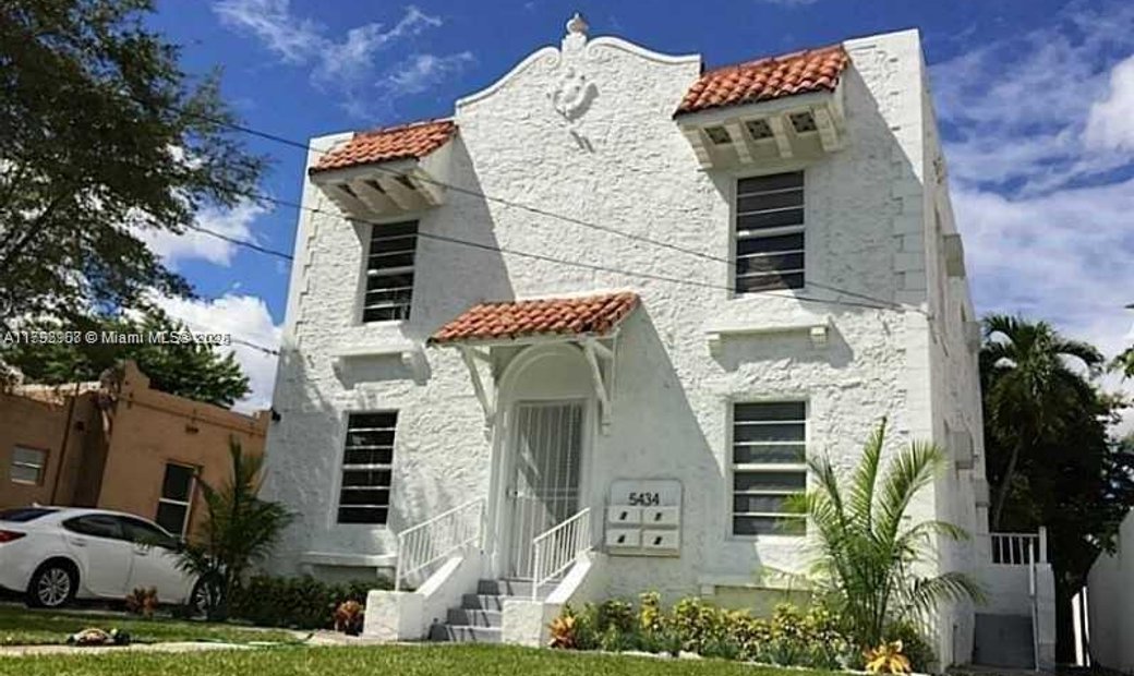Duplex In Miami In Miami, Florida, United States For Sale (16638605)