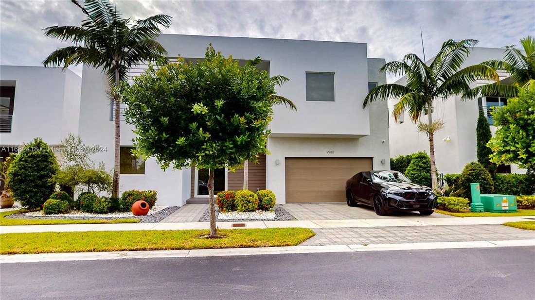 Single Family Residence In Doral In Doral, Florida, United States For ...