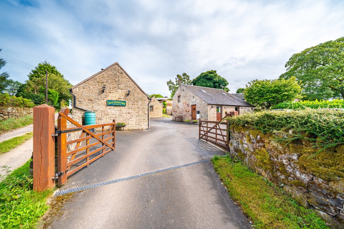 Bauernhaus Mit 10 Schlafzimmern In Foxt, England, Vereinigtes ...
