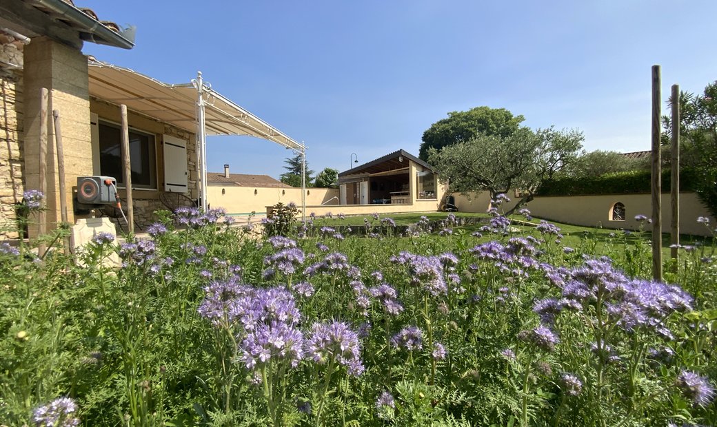 Villa De Plain Pied Sur 1000 M2 De Terrain Avec Dans Uzès, Occitanie ...