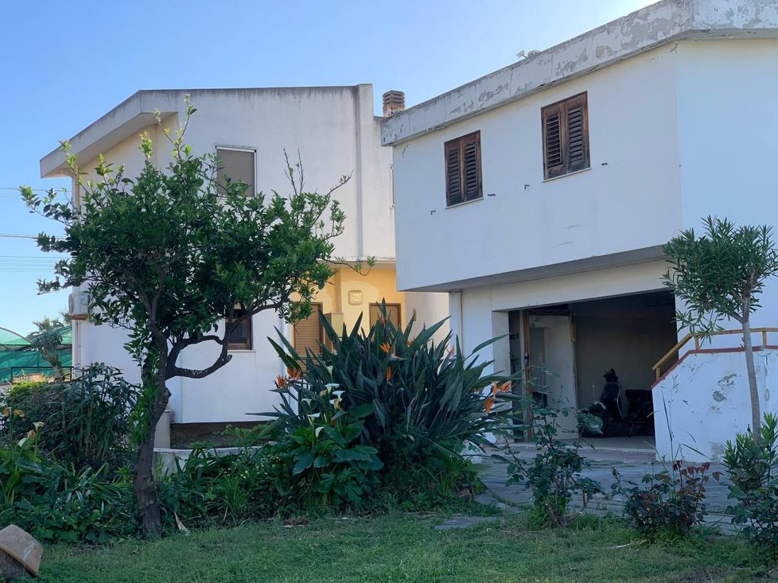 Villa With Outbuilding 100 Meters From The Sea Via Guido In Milazzo ...