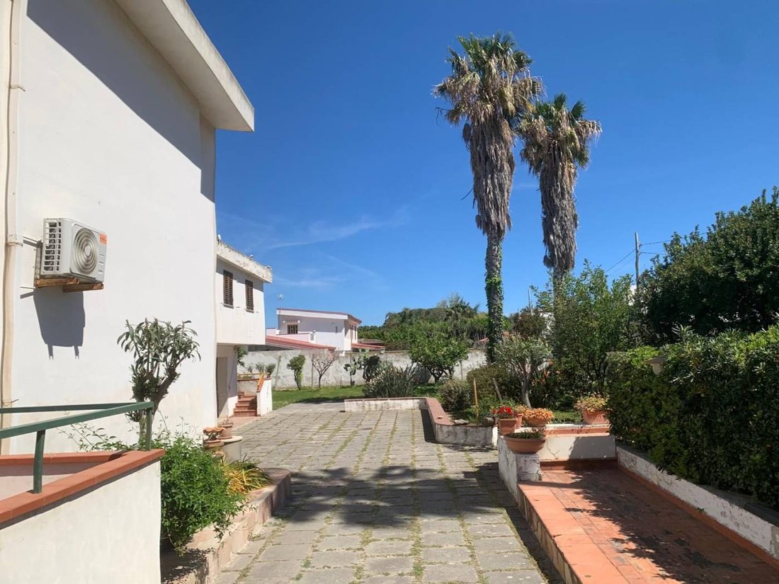 Villa With Outbuilding 100 Meters From The Sea Via Guido In Milazzo ...
