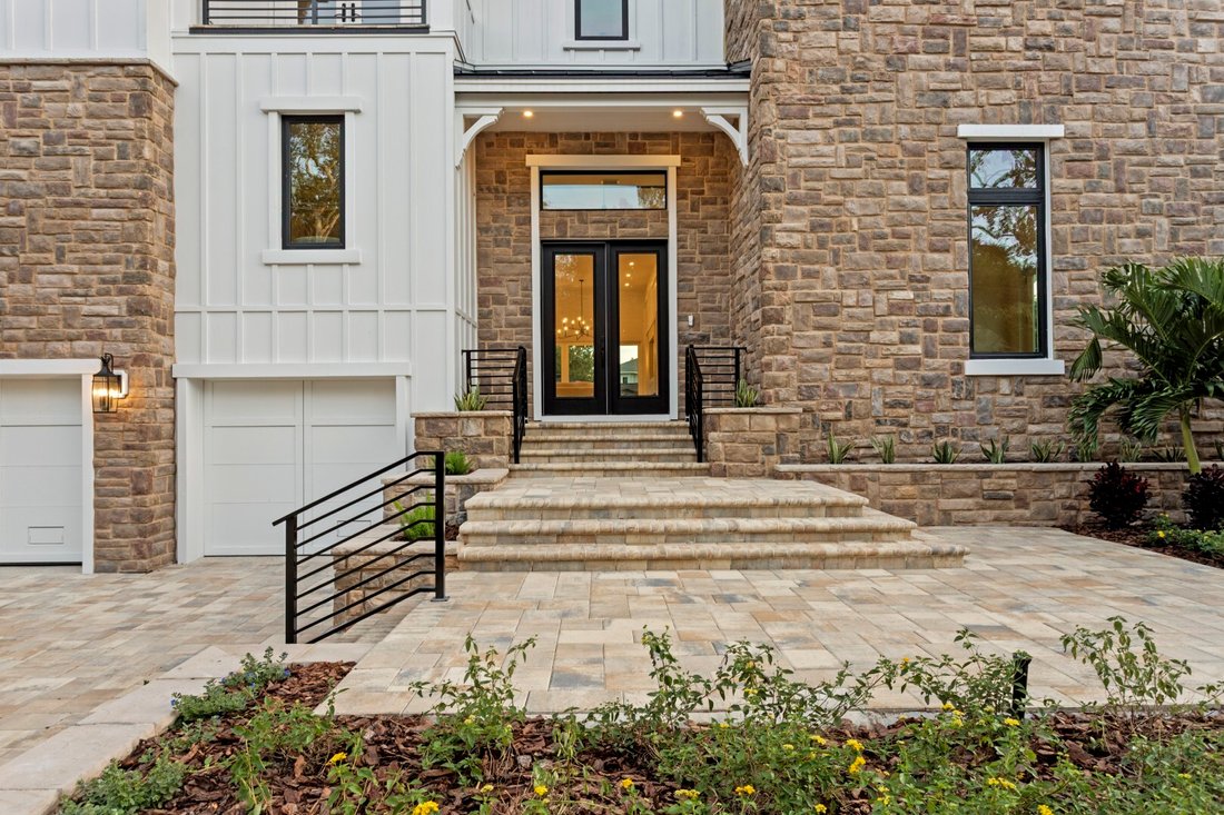 5 Bedrooms Single Family Detached In Tampa, Florida, United States For ...