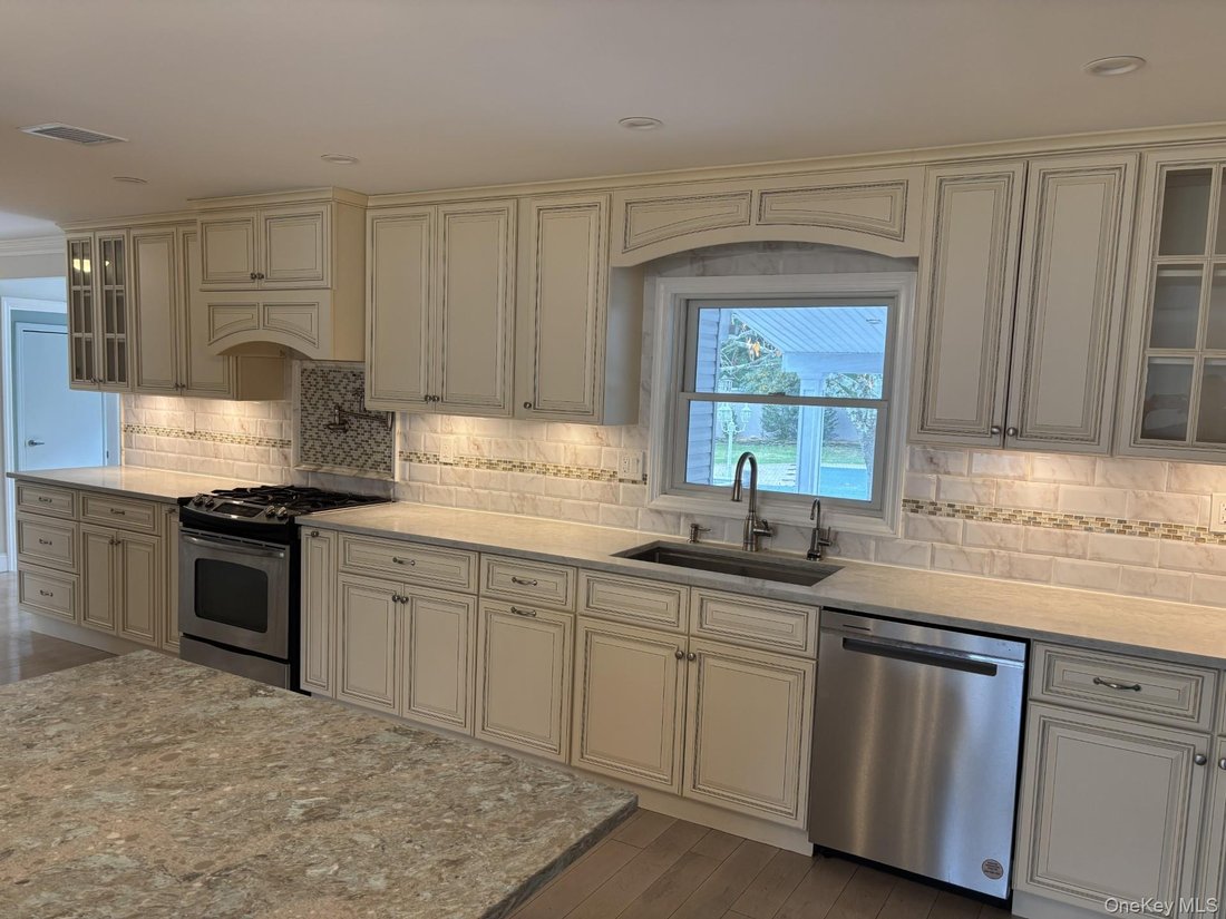 71 Maple Avenue Bethpage, New York In Bethpage, New York, United States ...