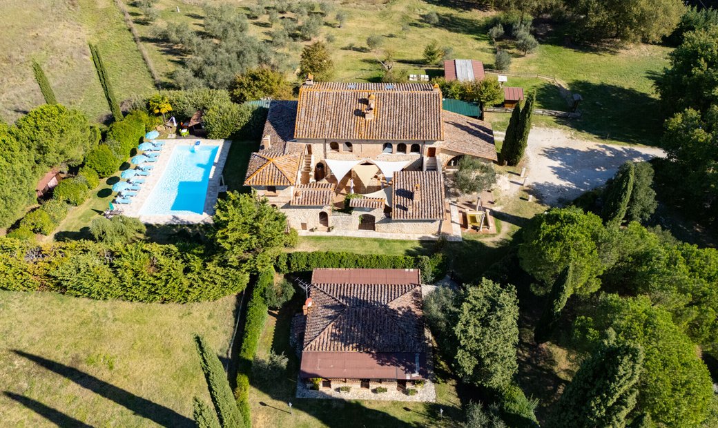 Gorgeous 1400s Farmhouse With Pool In Serre Di Rapolano, Tuscany, Italy ...