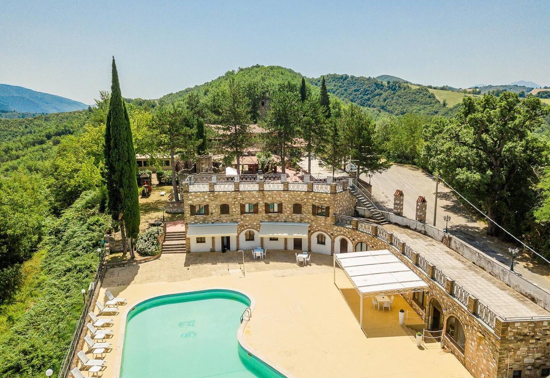 Villa Serra Alta – Charming And Elegant Farmhouse In Fermignano, Marche ...