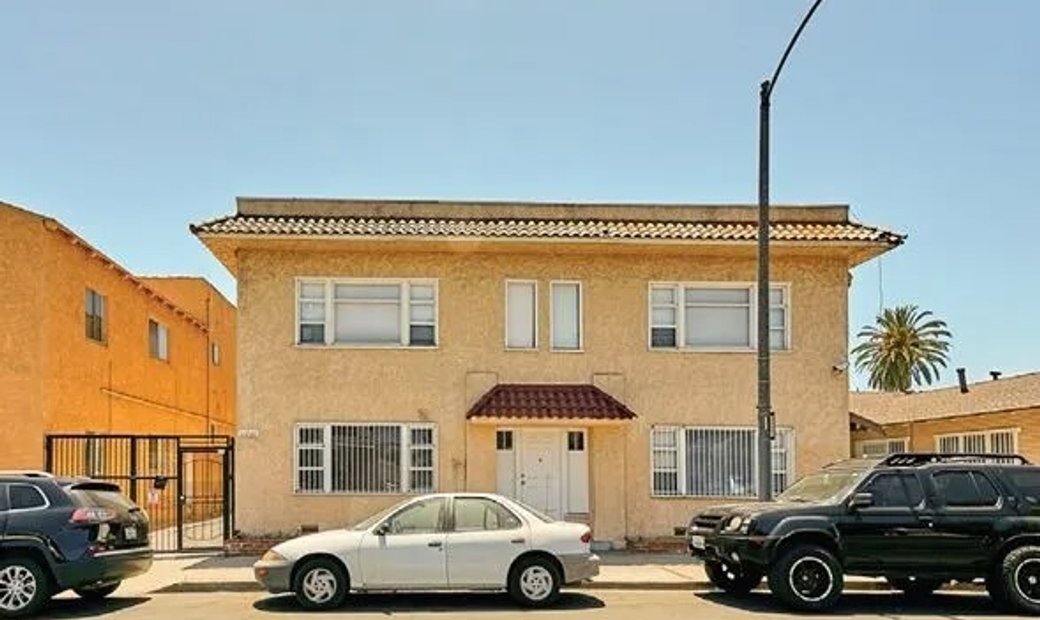 Multi Family In Long Beach In Signal Hill, California, United States ...