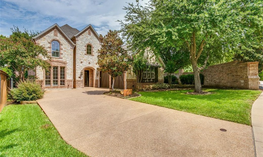 Single Family Residence In Keller In Keller, Texas, United States For ...