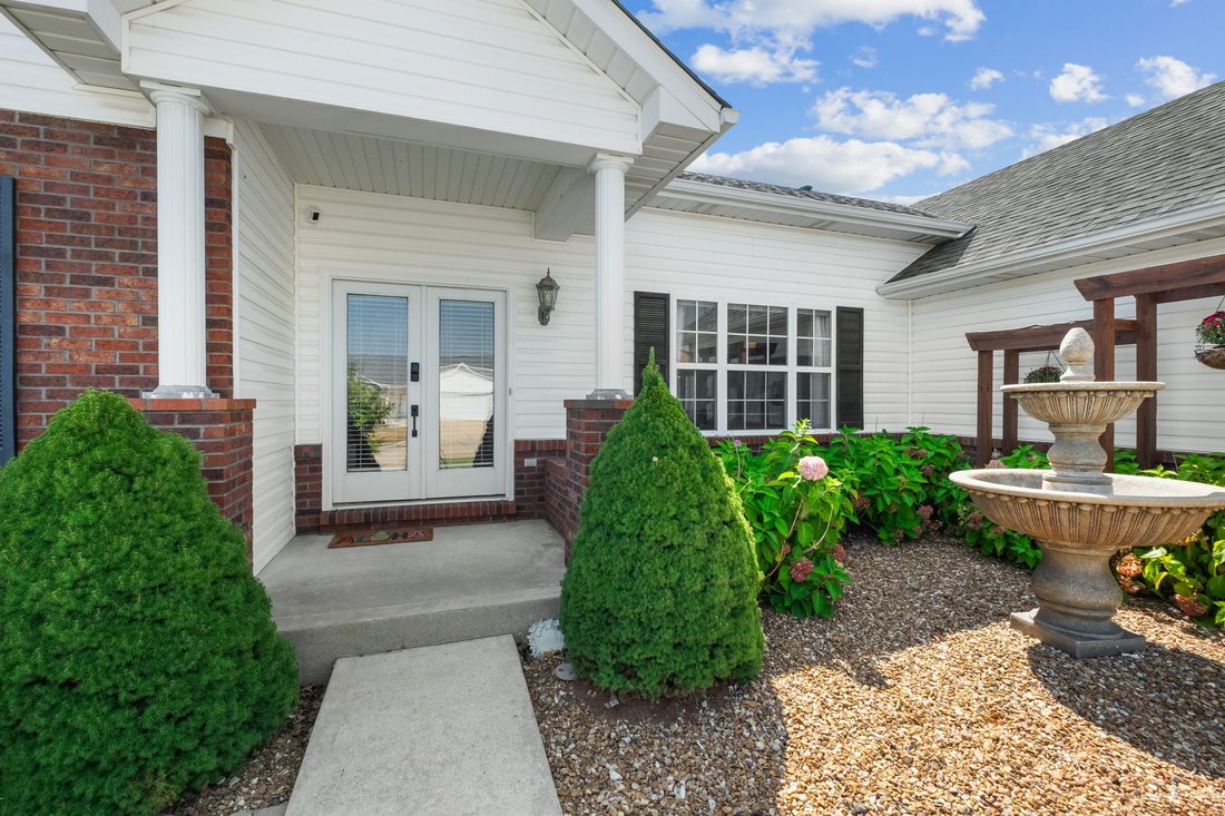 Stylish 5 Bed Ranch With Luxury In Weldon Spring, Missouri, United ...